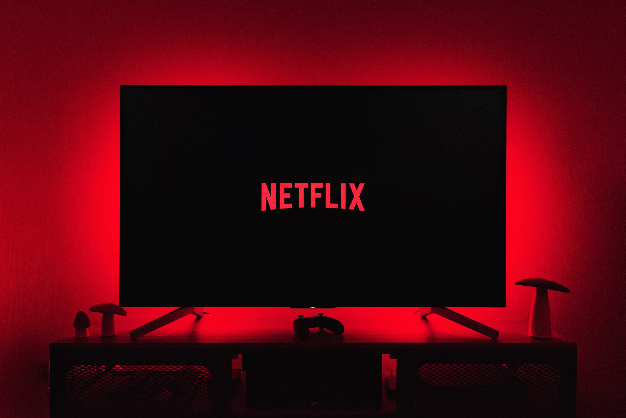 Netflix’s latest move is huge for movie theaters, and fantastic for you ...