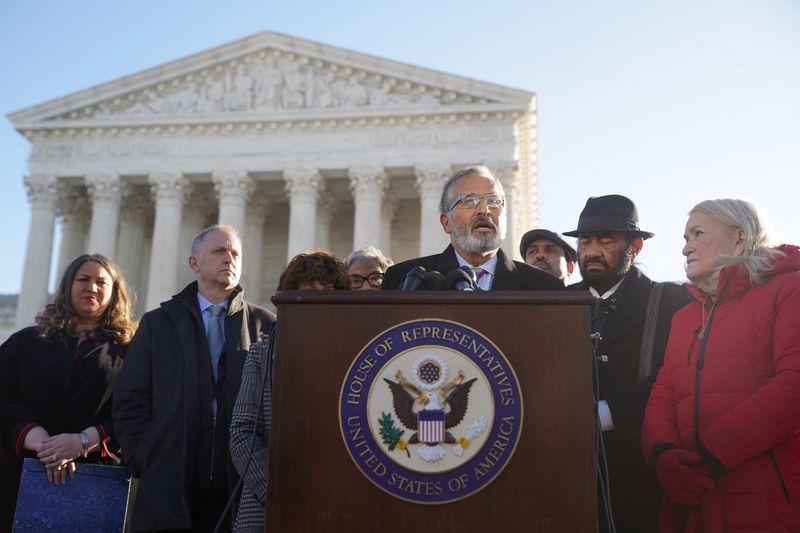 US Supreme Court appears reluctant to let Trump fire Fed's Lisa Cook