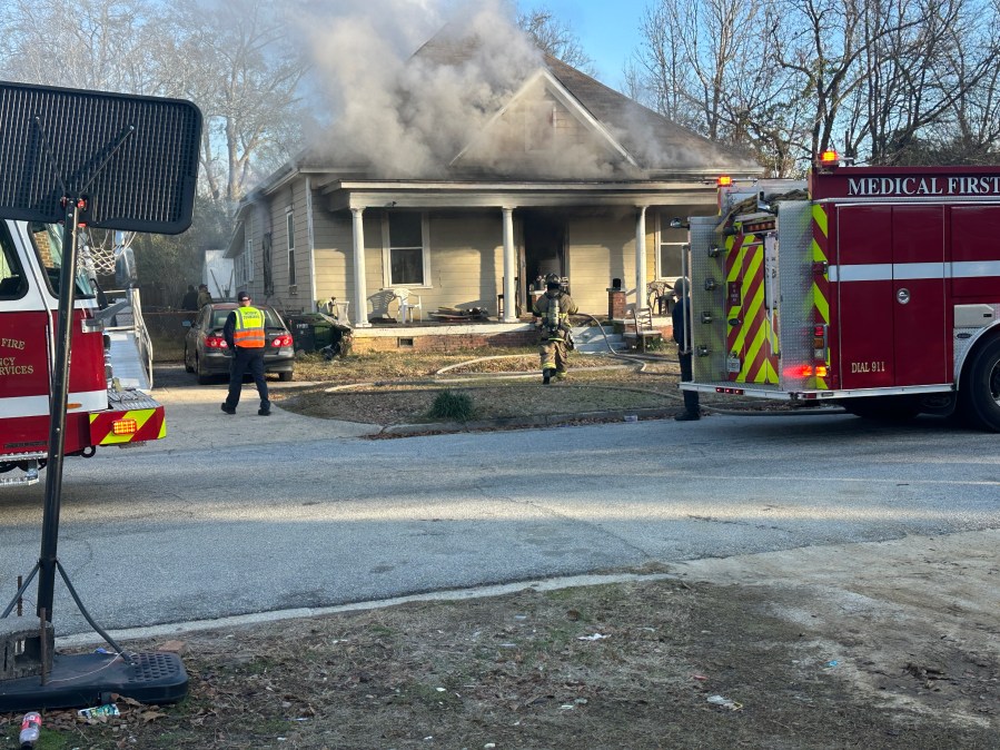 Columbus firefighters quickly bring Midtown house fire under control
