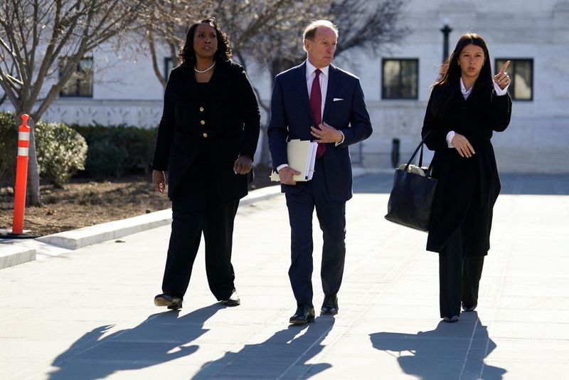 US Supreme Court appears reluctant to let Trump fire FED's Lisa Cook