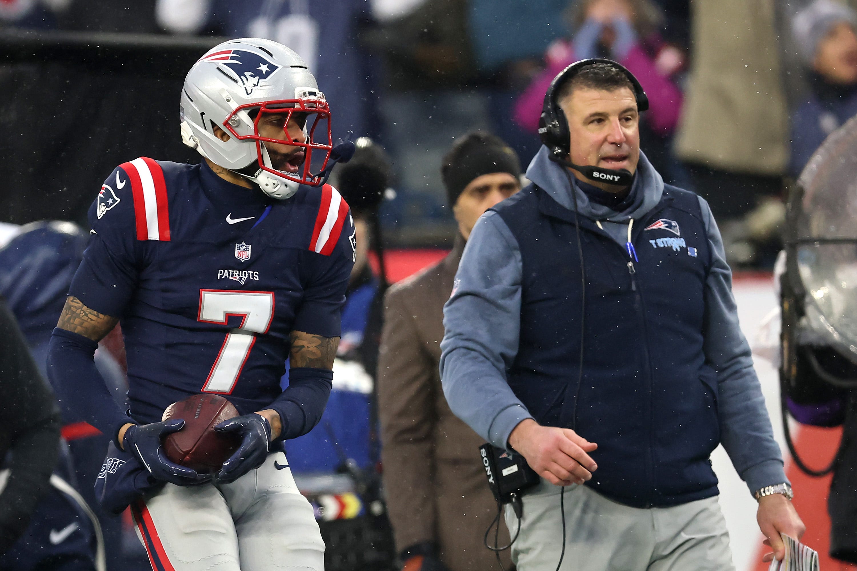 Mike Vrabel shares major injury update on Patriots CB Carlton Davis