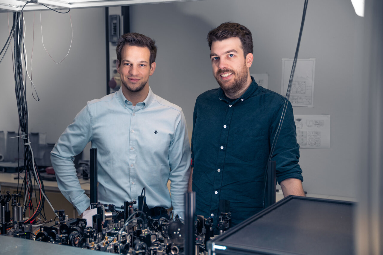 Ultrafast light switches use atomically thin semiconductors for rapid ...