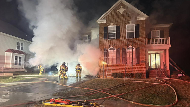 Waldorf garage fire displaces two residents