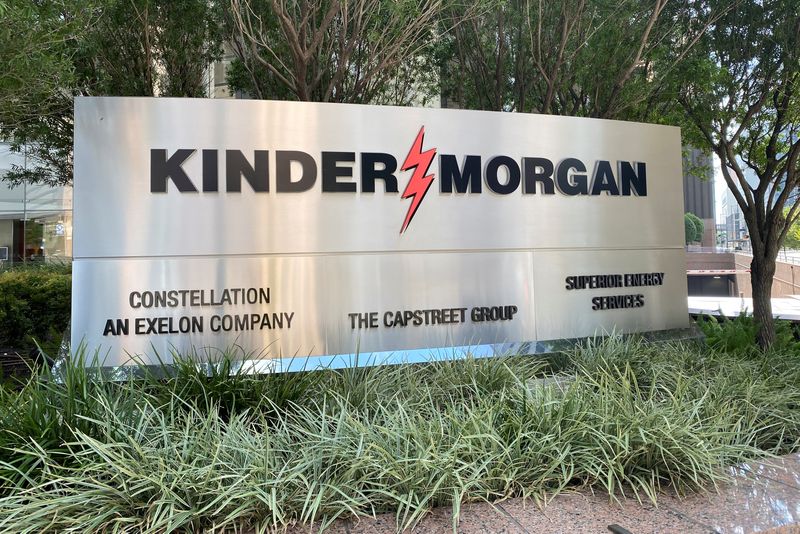 Kinder Morgan beats quarterly profit estimates, stays bullish on natgas ...