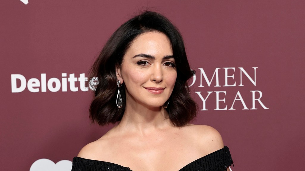 Iranian-British actress Nazanin Boniadi urges Hollywood to stand with ...