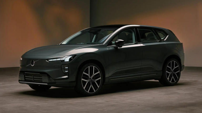 De nieuwe Volvo EX60 heeft maar liefst 680 pk, maar je mag niet harder ...