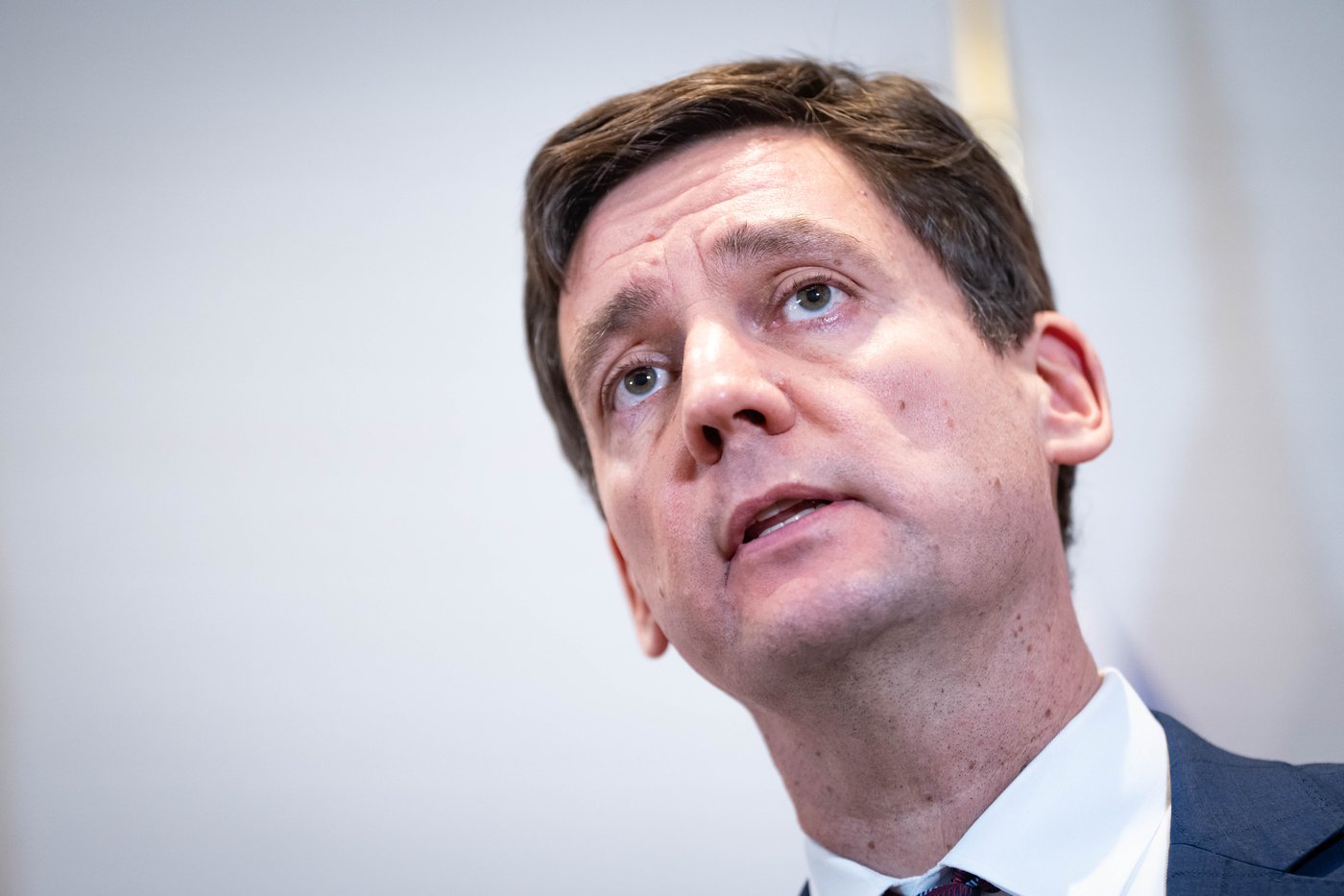 BC anti-extortion chief apologizes for disputing 'crisis' after Eby issues warning