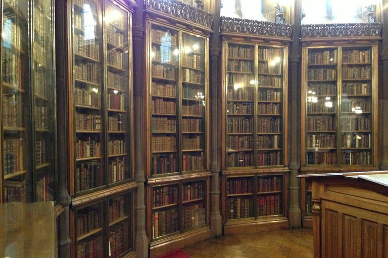 Experts expose disgusting ancient way of using human waste to cure baldness