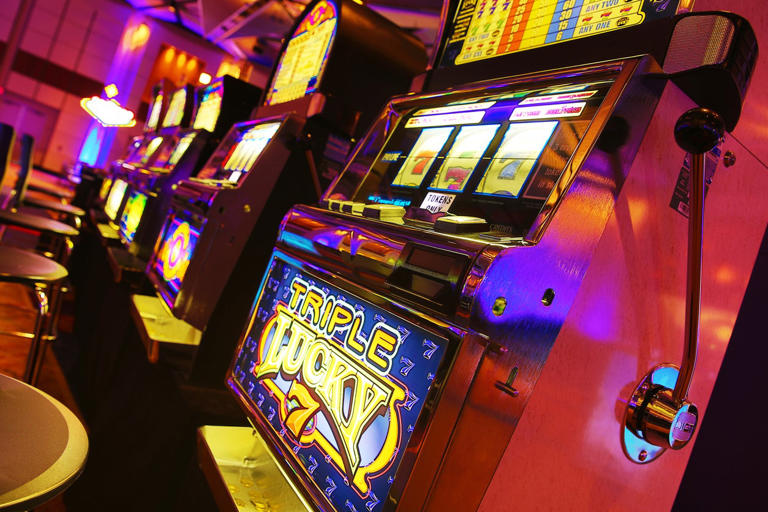 Reports say Vegas slot machines becoming ‘tighter’ with payouts