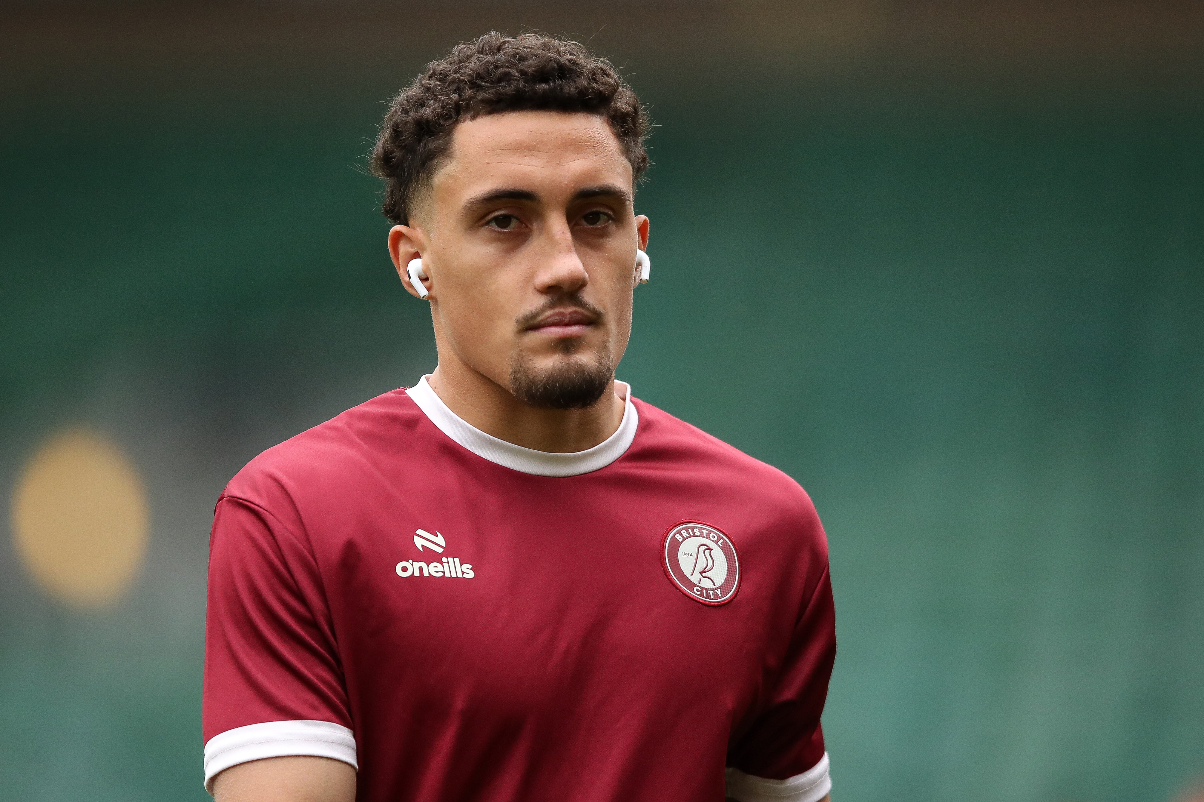 Reading Buy Haydon Roberts From Bristol City