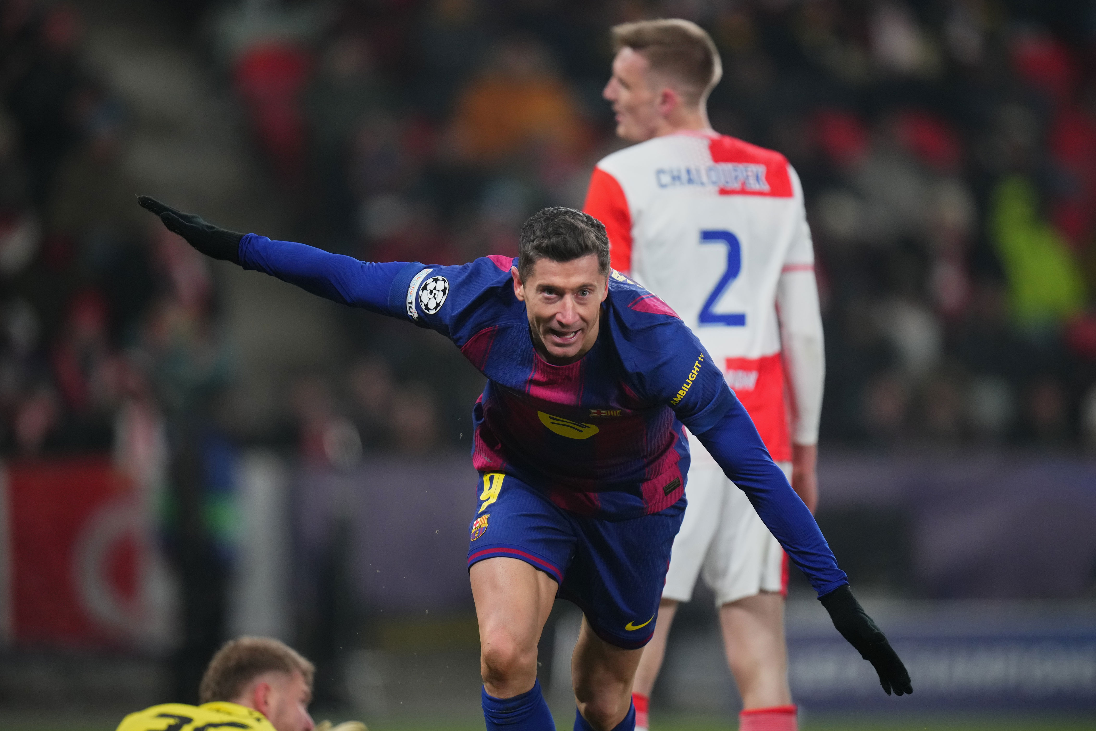 Lewandowski scores for the 15th consecutive season in the Champions League