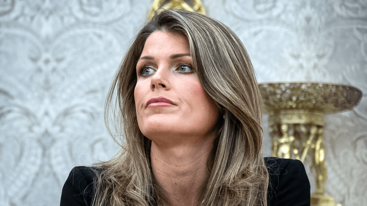 A Trump-appointed federal judge orders Lindsey Halligan to stop ...