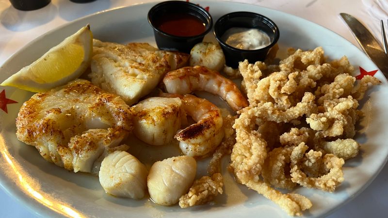 Why New Jersey locals drive hours just to taste these legendary fried clams
