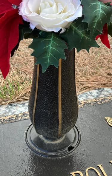 191 vases stolen from St. Charles cemetery; suspect charged