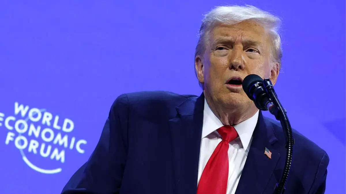 'Holy cow': Trump's pants start slipping on the world stage — he grabs ...