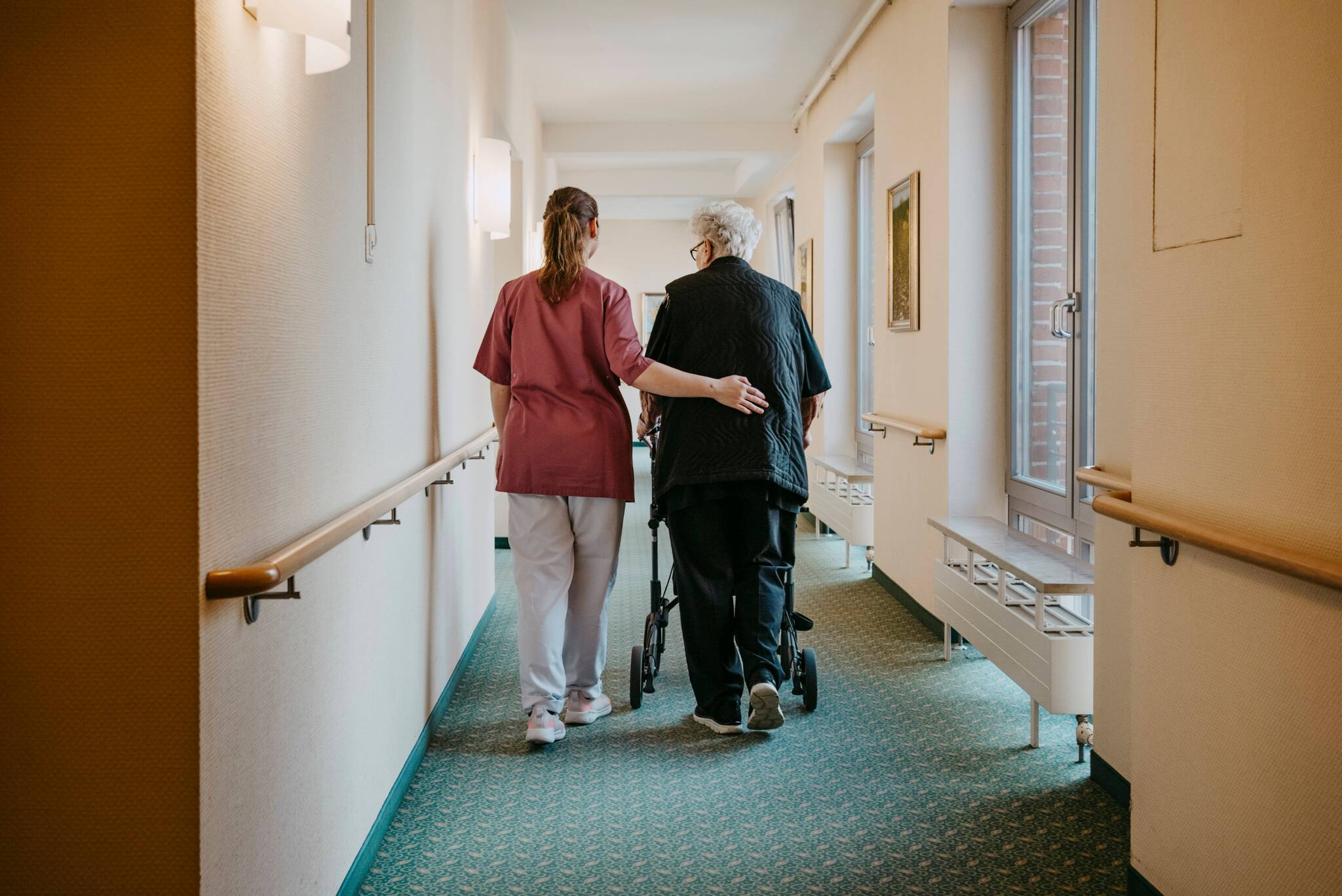 Mehr als 3200 Euro im Monat: Pflege im Heim wird immer teurer