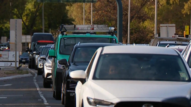 Iranian students in Australia facing 'darkest days' as economy hits ...