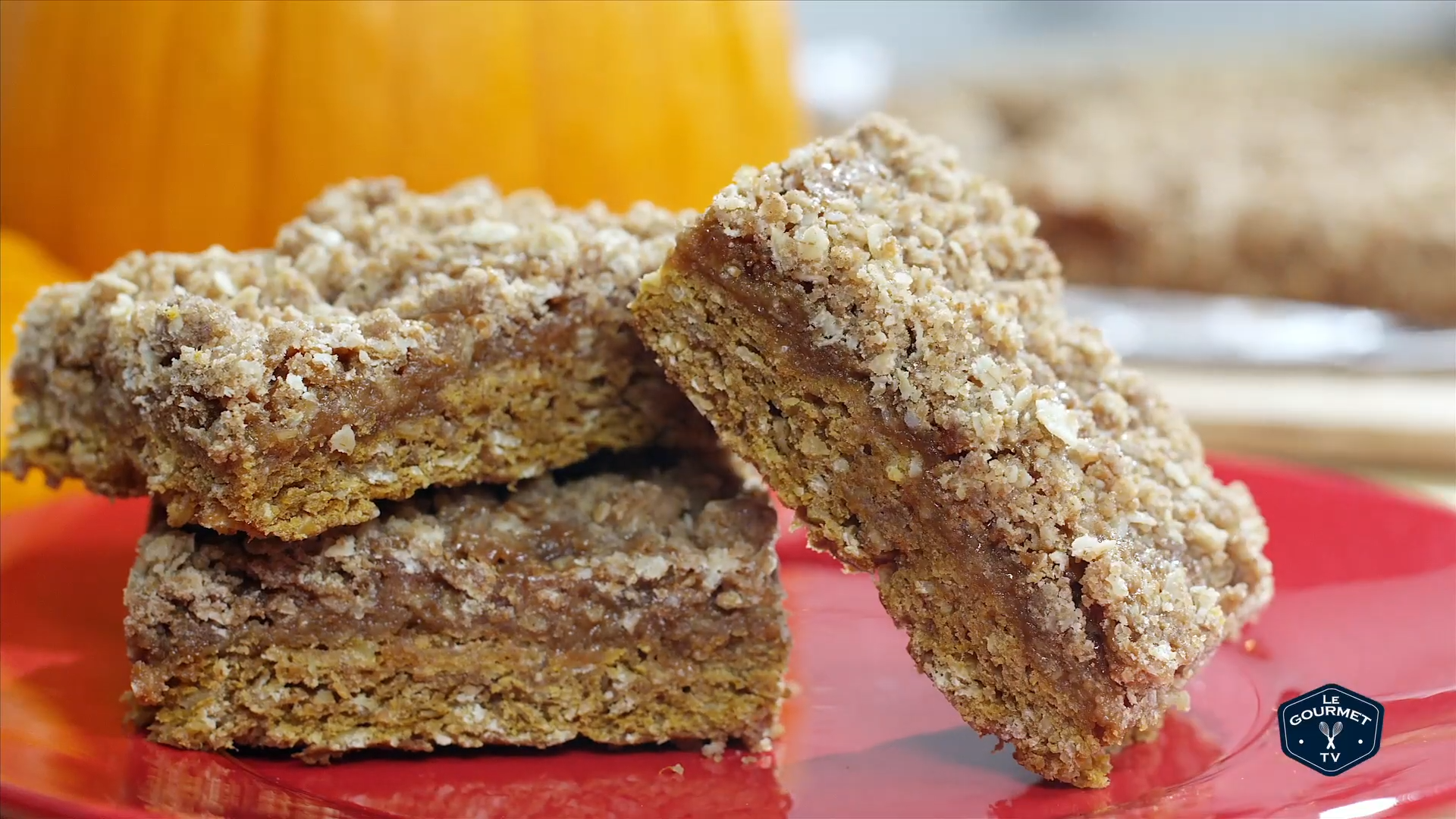 How pumpkin and caramel turn simple oatmeal squares into a dessert