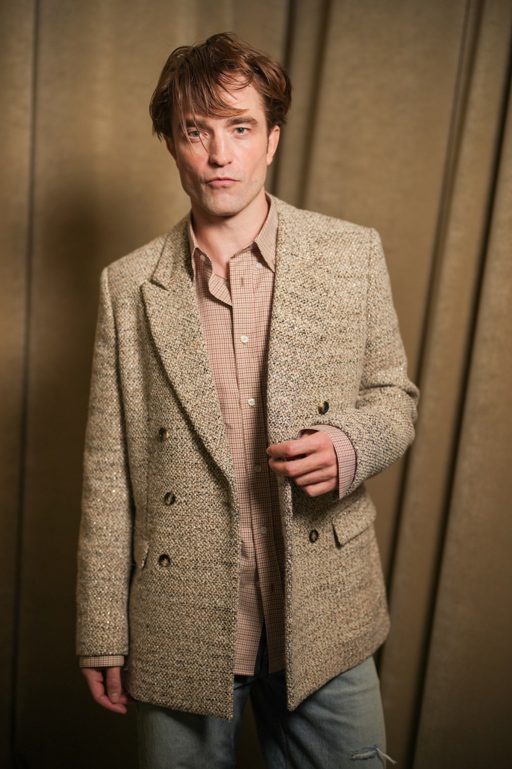 Hot under the collar at the Dior men's show with Robert Pattinson ...