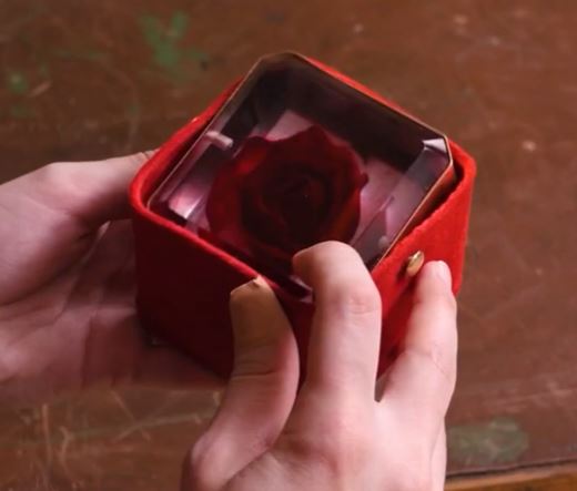 Crafting unique jewelry boxes for thoughtful gifts