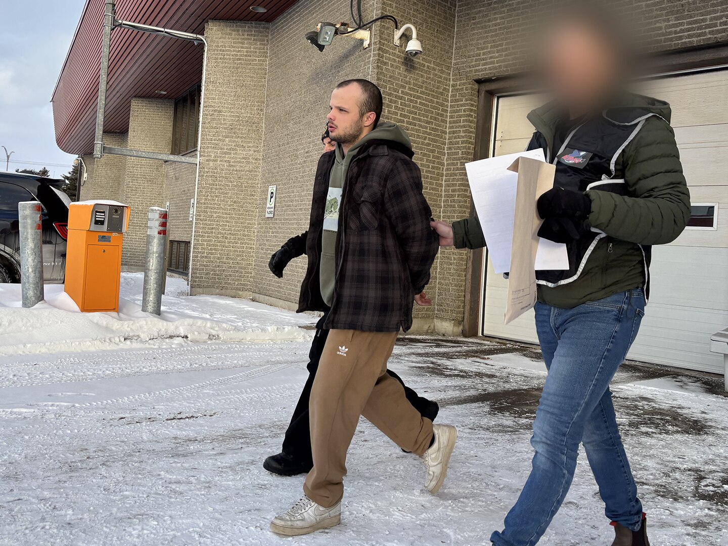 Une dizaine d’arrestations dans le réseau présumé d’All Boivin