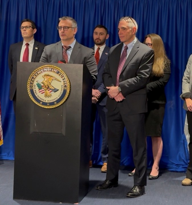 Ex-DEA agent who shielded drug organization sentenced to 5 years