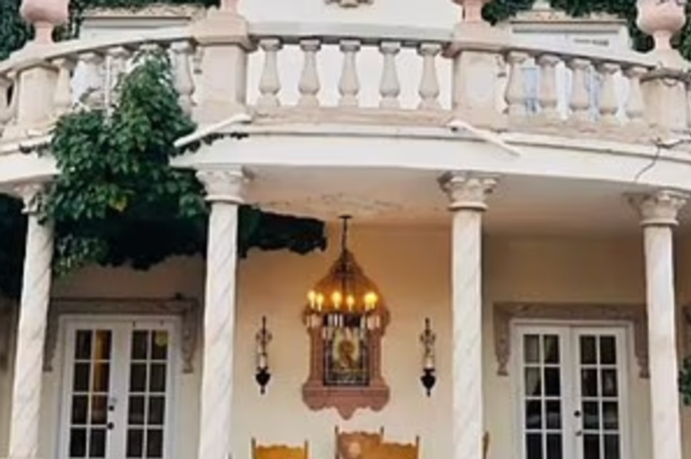 Inside Timothy Busfield's high-ticket villa where the actor spent his ...