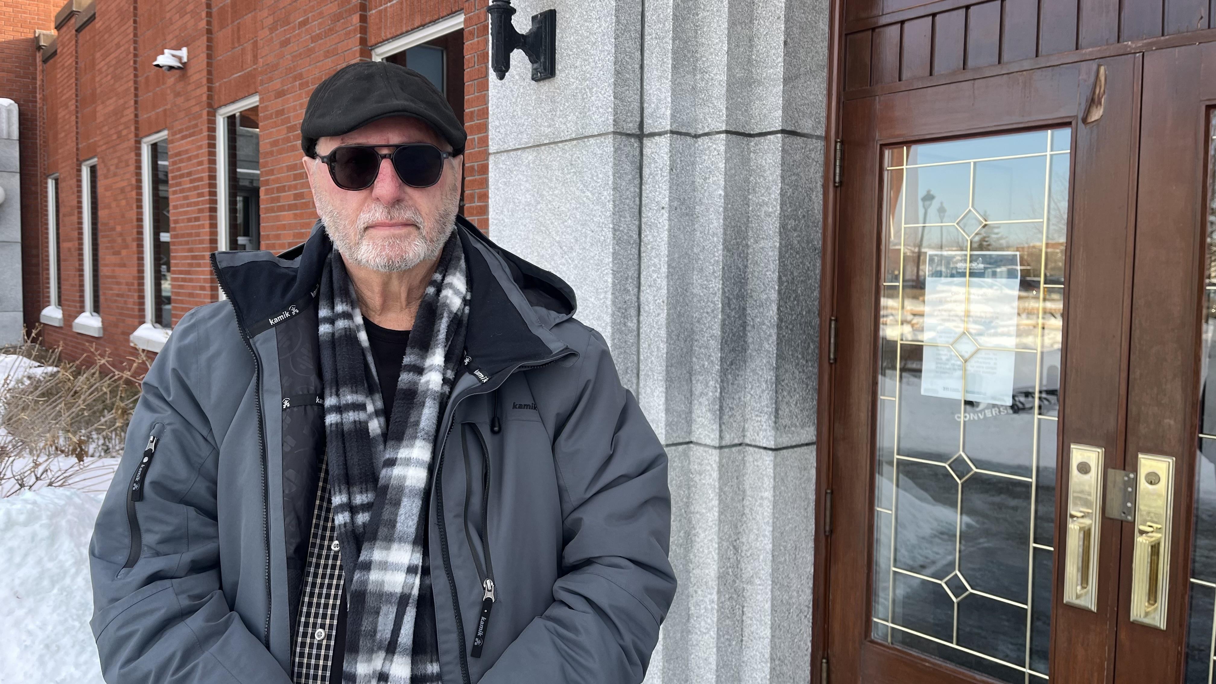 Canna-Culture devant la cour municipale pour des « odeurs de moufette