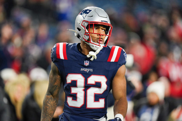 TreVeyon Henderson news announced amid first season with Patriots