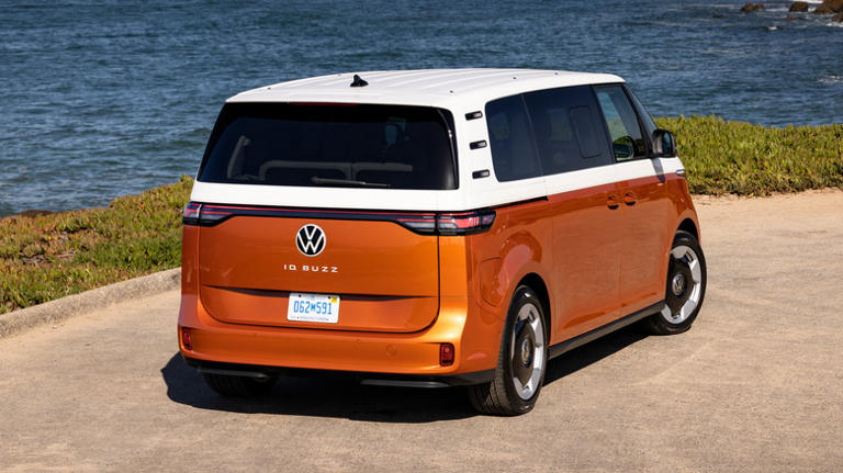 Giving the Volkswagen ID Buzz the 2025 Utility Vehicle of the Year ...