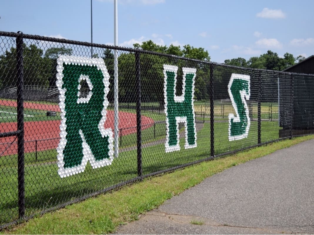 Ridge fencing girls team grabs 2nd overall spot at Santelli tournament