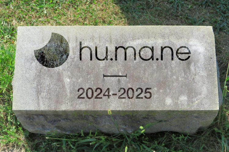 AI Pin : Apple tenterait le pin’s gonflé à l’IA où Humane a échoué