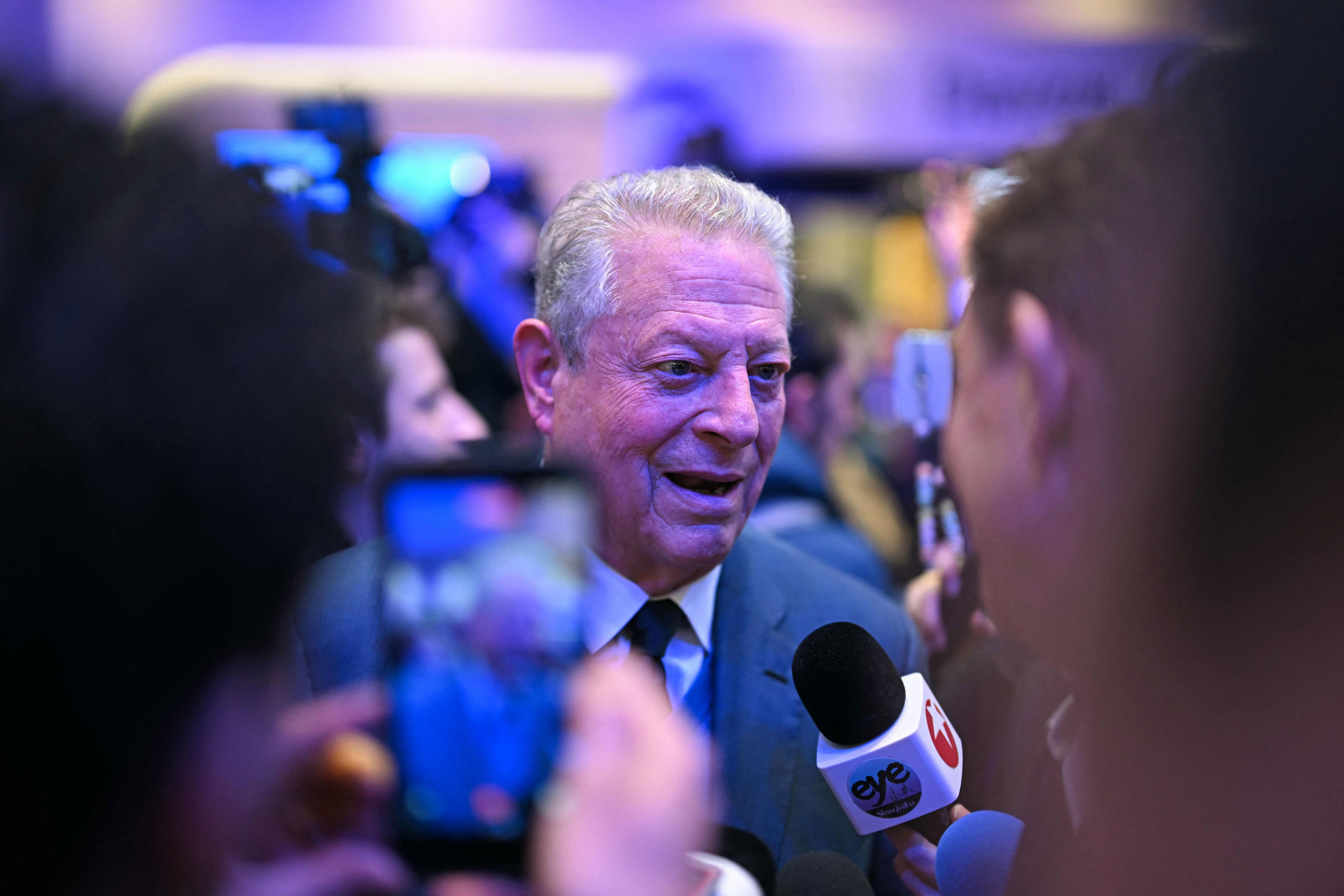 Davos Forum turns US political battleground amid provocative remarks