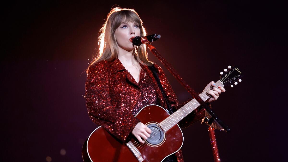 Taylor Swift makes history with Songwriters Hall of Fame honor