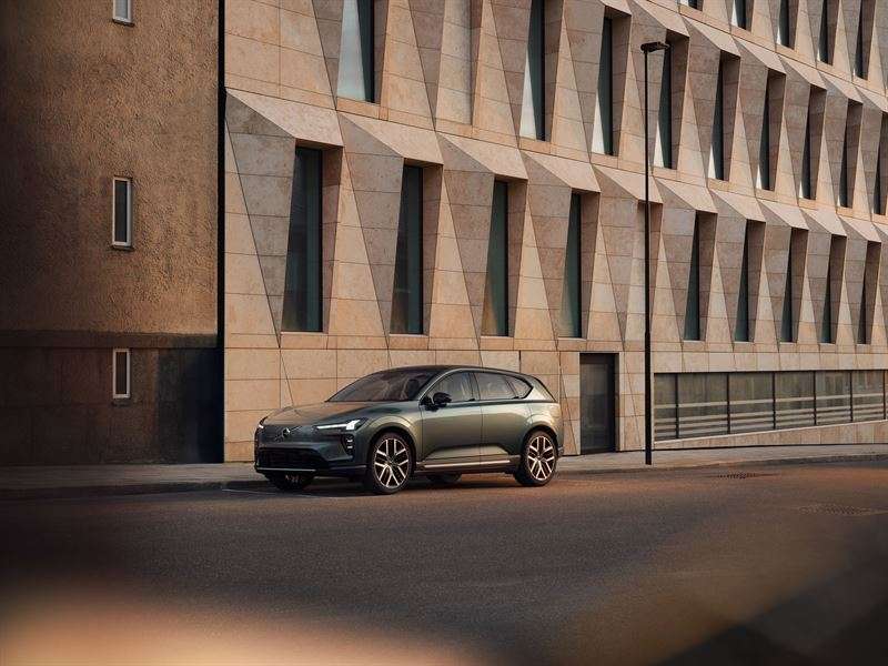 Volvo EX60 global reveal 2026: il SUV elettrico con autonomia fino a ...