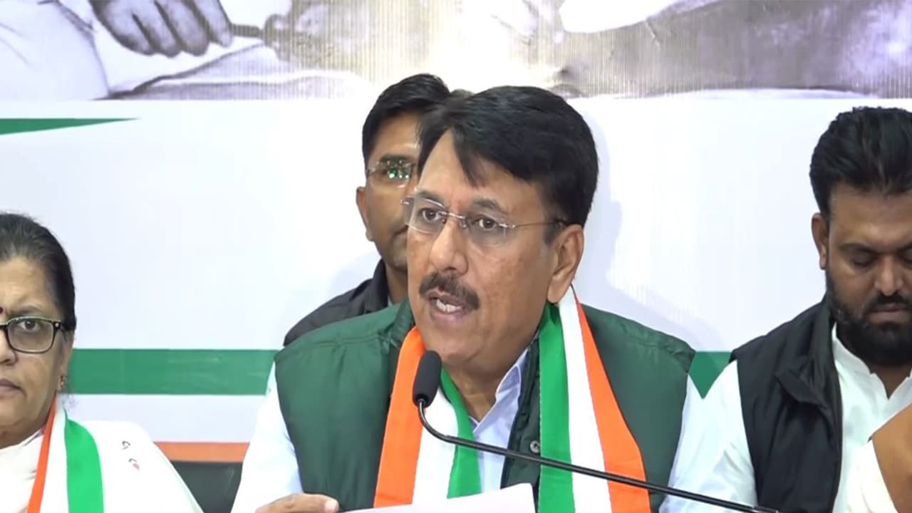 Opposition slams PM Modi, Gujarat BJP over unchecked 'commission raj'