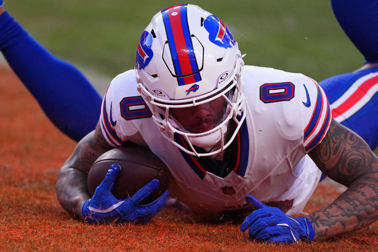 Bills receiver Coleman draws attention in aftermath of McDermott's firing