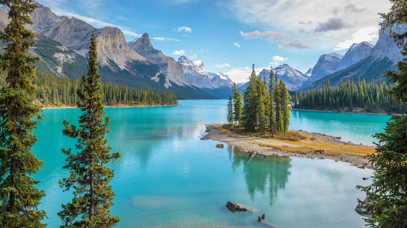 Canada taps Pamela Anderson for new tourism campaign