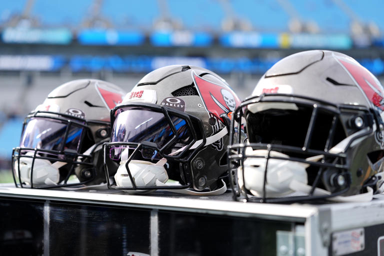 Bucs complete interview with Dan Pitcher for OC job