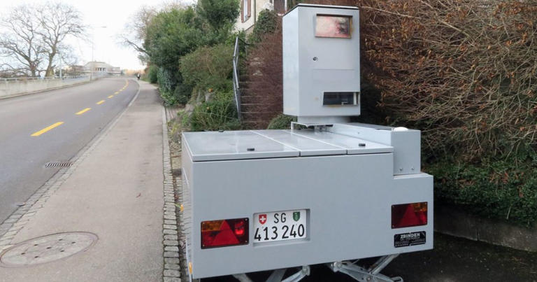 Elle reçoit une amende après avoir signalé la présence d'un radar sur ...