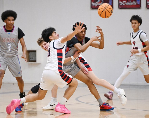 Prep boys basketball: Vacaville Christian’s defense overwhelms Highlands