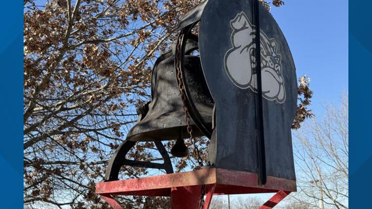 Reason to smile: Hamilton ISD rings victory bell to celebrate 2A ...