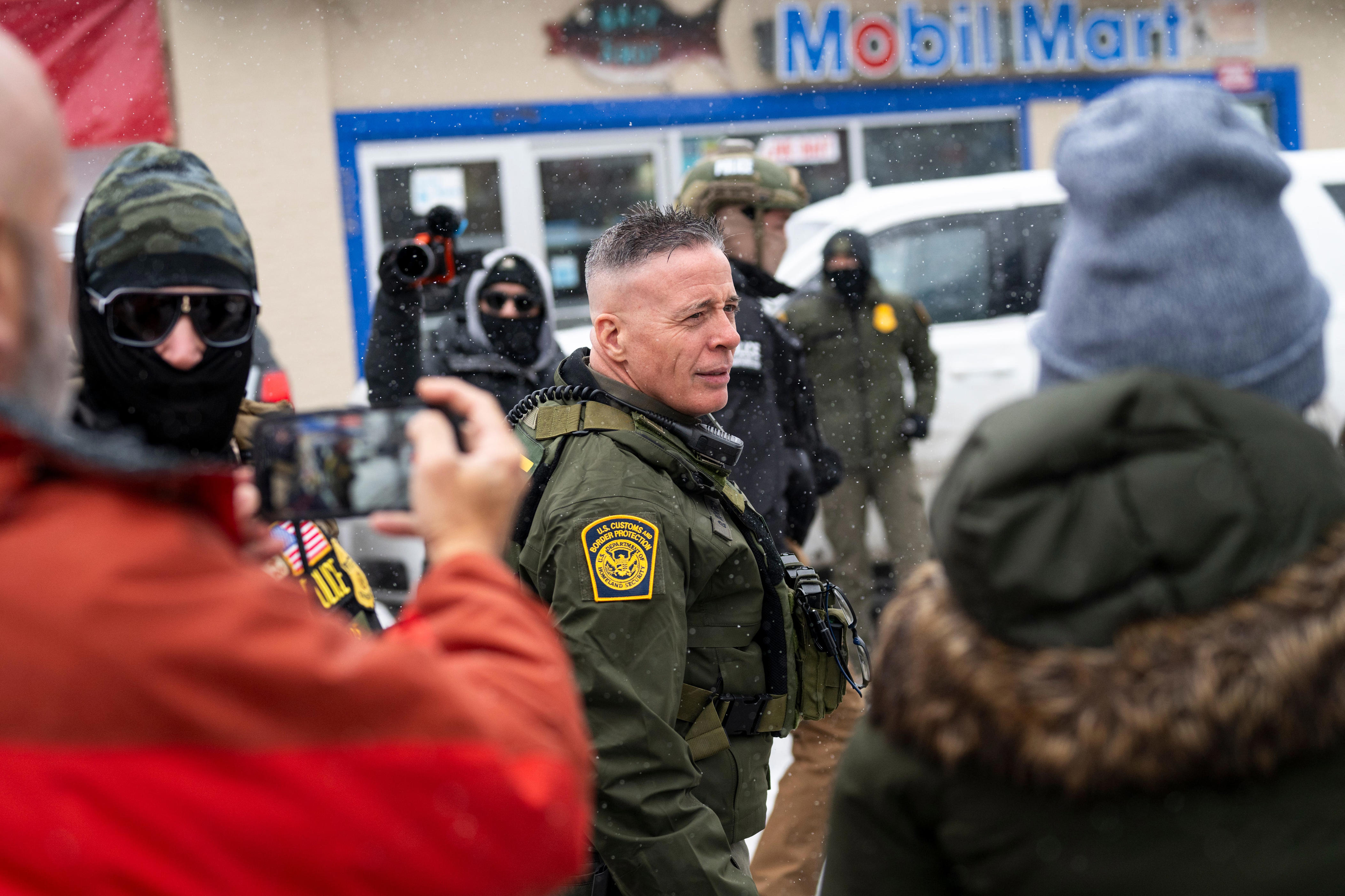 Court suspends decision that restricts immigration officers' tactics in ...