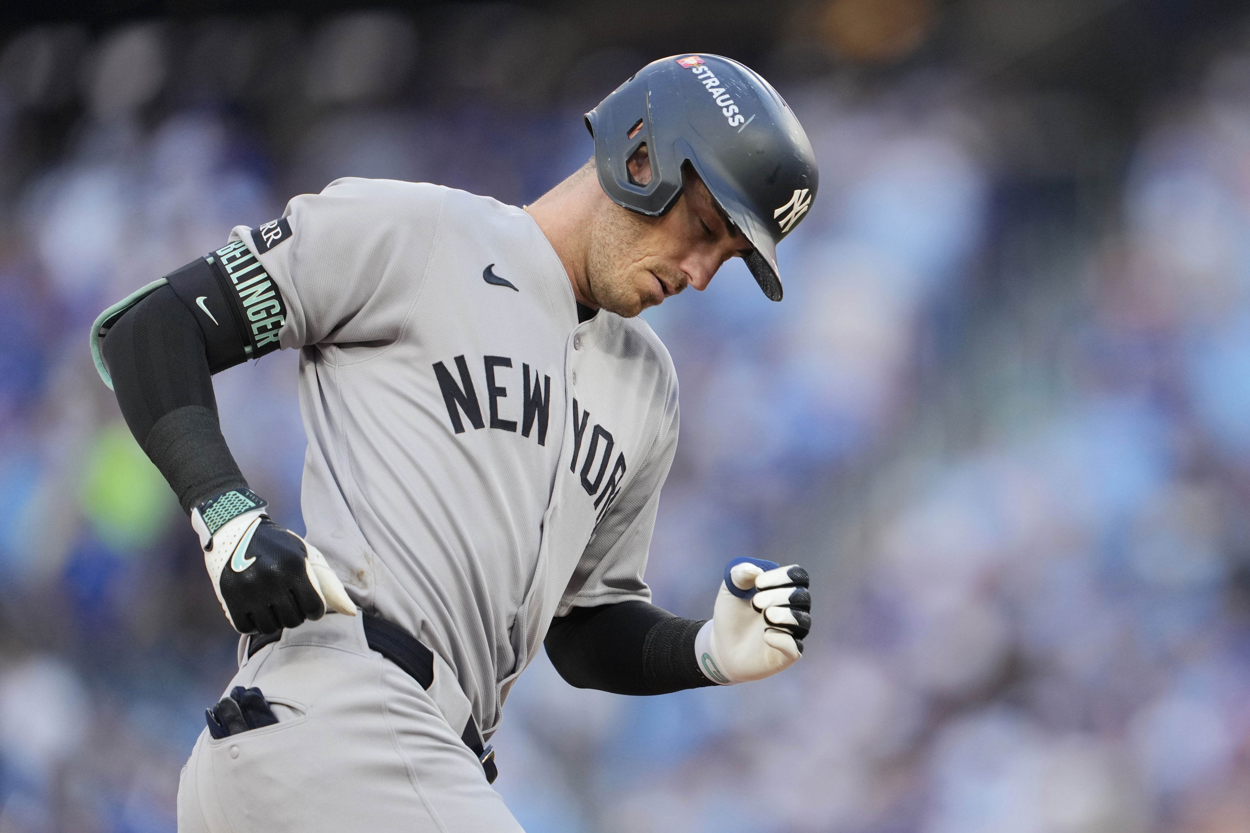 Cody Bellinger re-signs with the New York Yankees