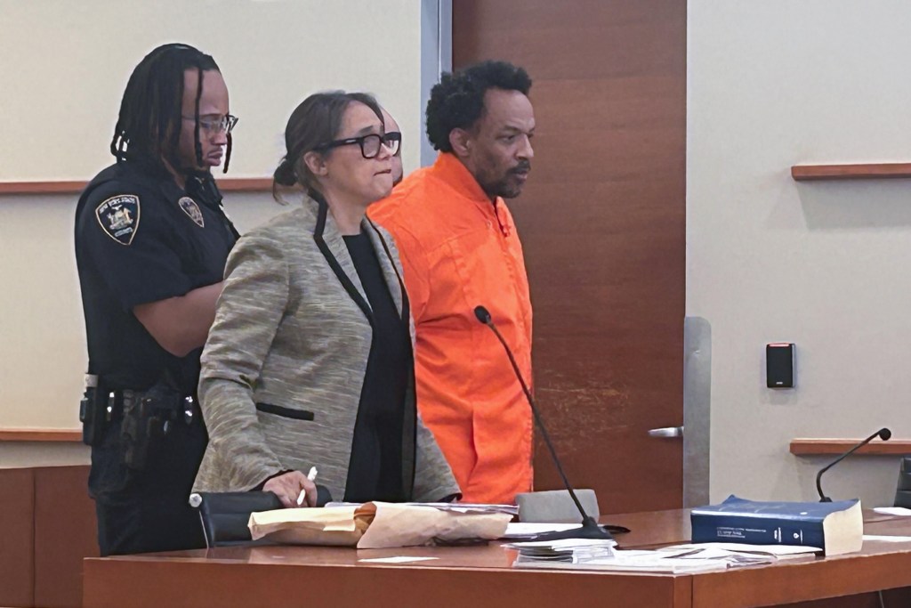 Judge orders new psych eval in subway cleaner assault case