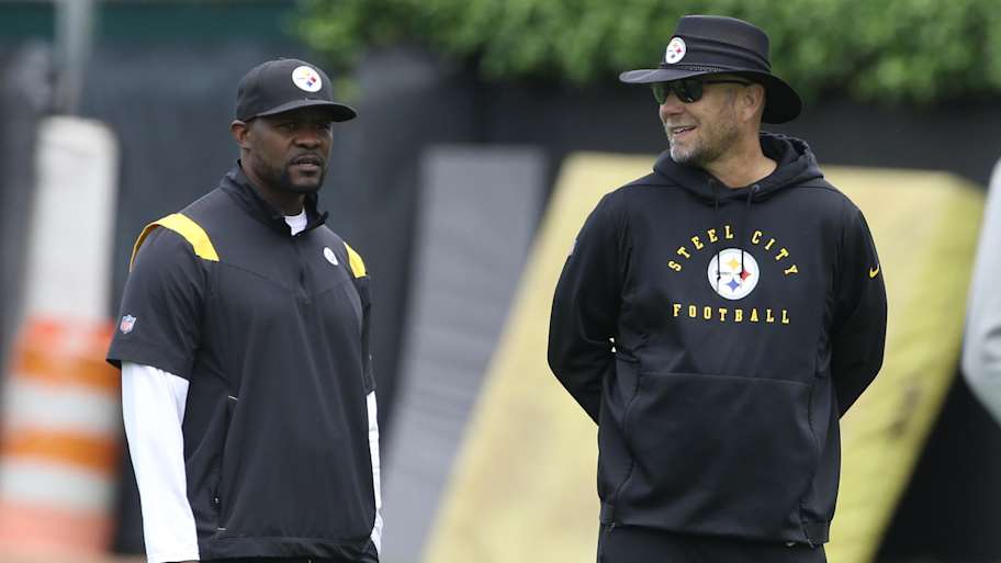 Brian Flores is no longer an option for Steelers DC