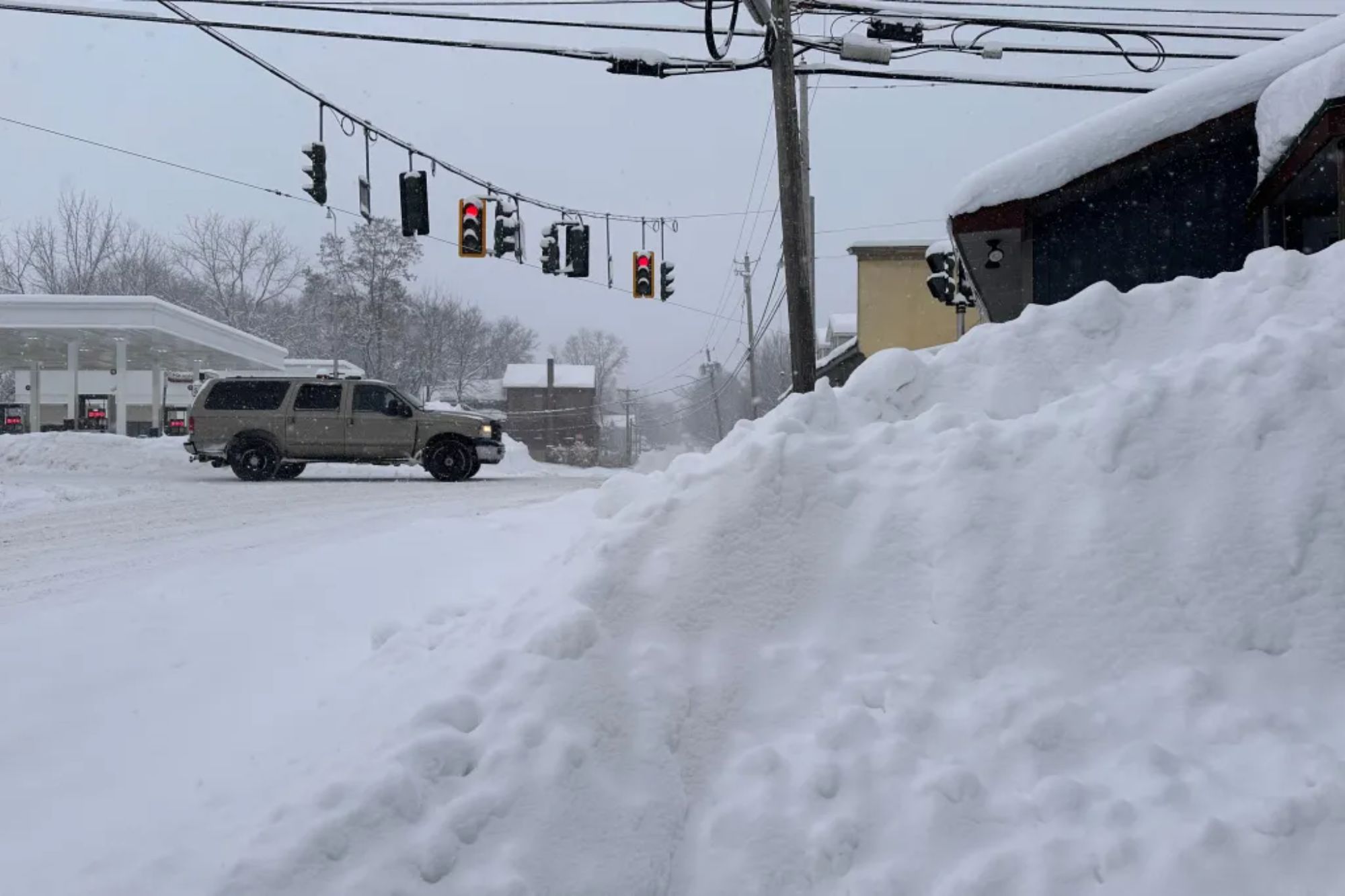 Massive snowstorm causing multiple NCAA programs across US to shuffle ...