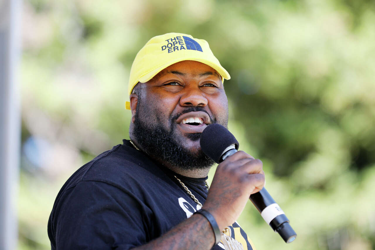 Bay Area musician's clothing store destroyed in 3-alarm fire