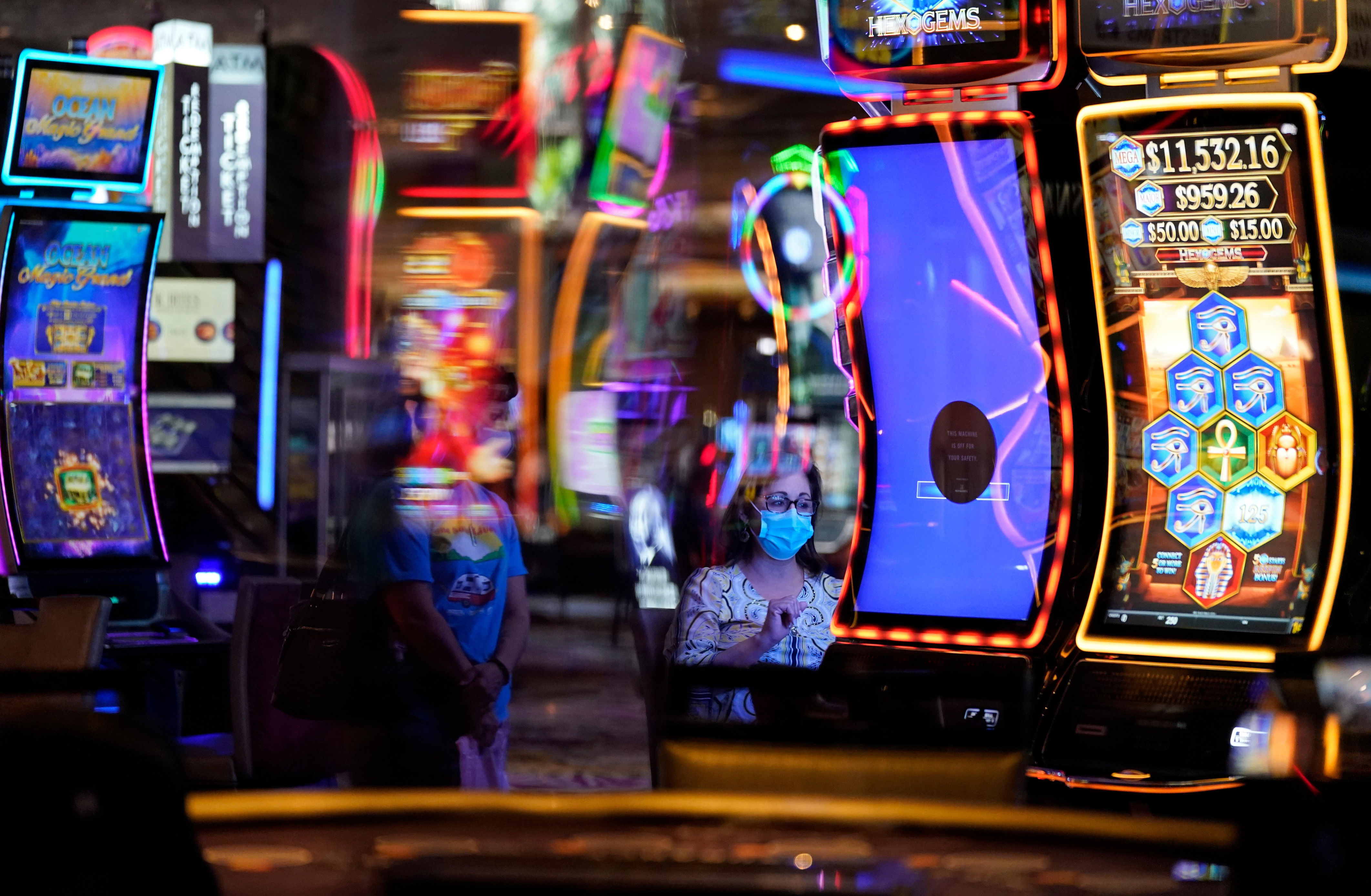 Reports say Vegas slot machines becoming 'tighter' with payouts