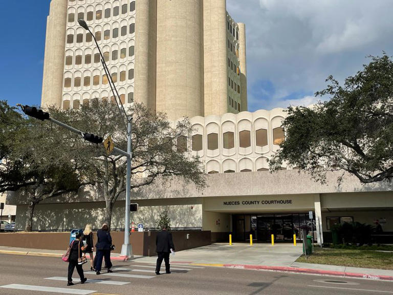 Uvalde police officer acquitted of child endangerment in deadly Texas ...